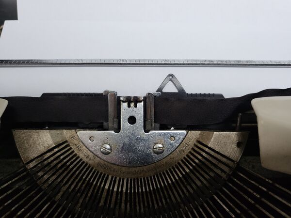 Kong Byung-Woo Typewriter - Typewriter Wiki